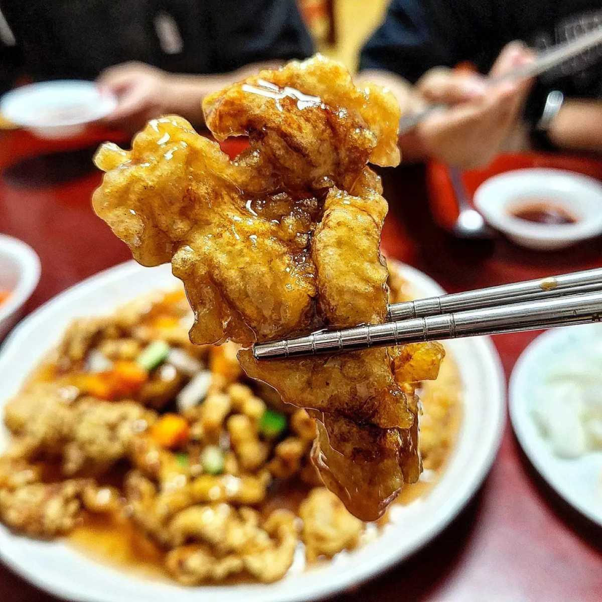 바삭한 튀김과 소스의 균형으로 취향을 가르는 탕수육 맛집 5곳